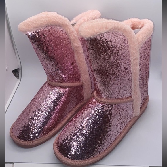 fabkids | Shoes | Fabkids Glitter Fuzzy Boots Size 5 | Poshmark